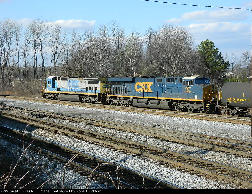 CSX 7502 (C40-8) AND 907 (ES44AC)
